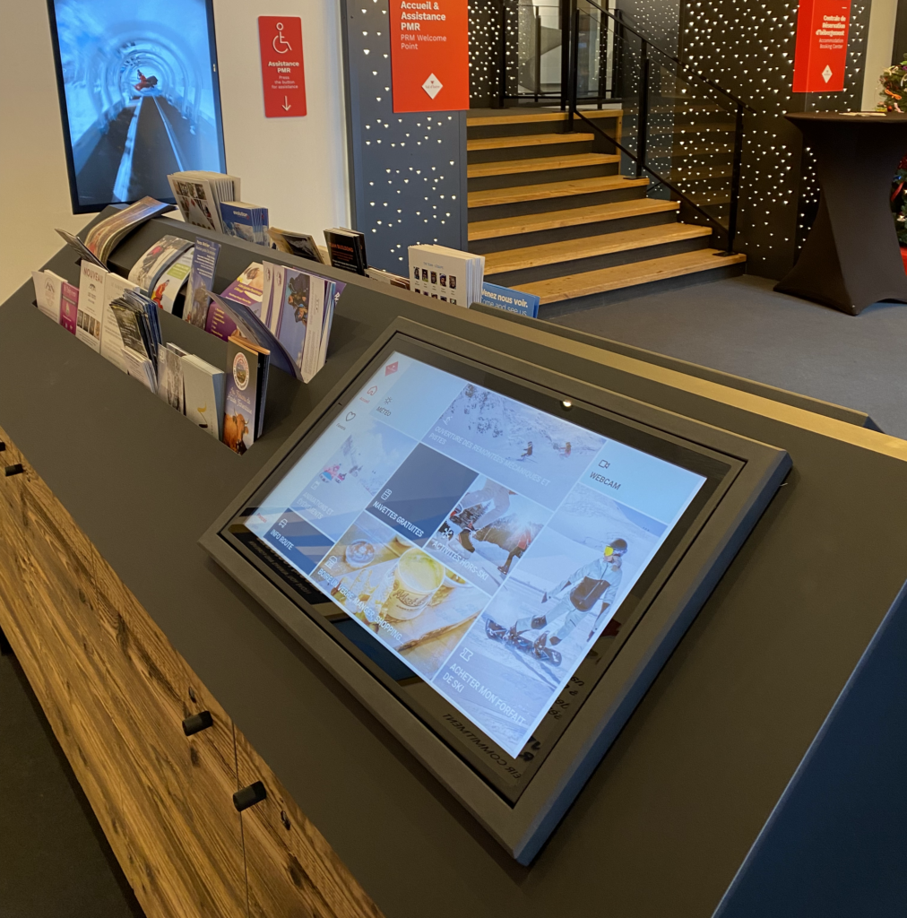Interactive kiosks tourism | Lumiplan
